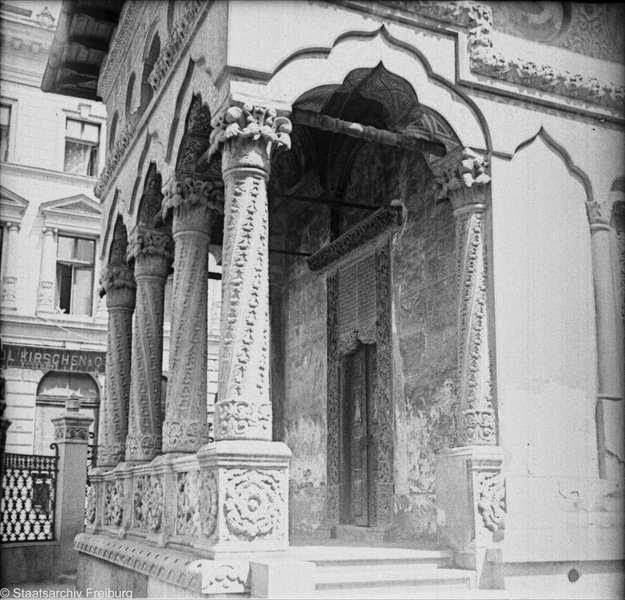 Turist în București: Strada Stavropoleos - Centrul Vechi - Bucuresti