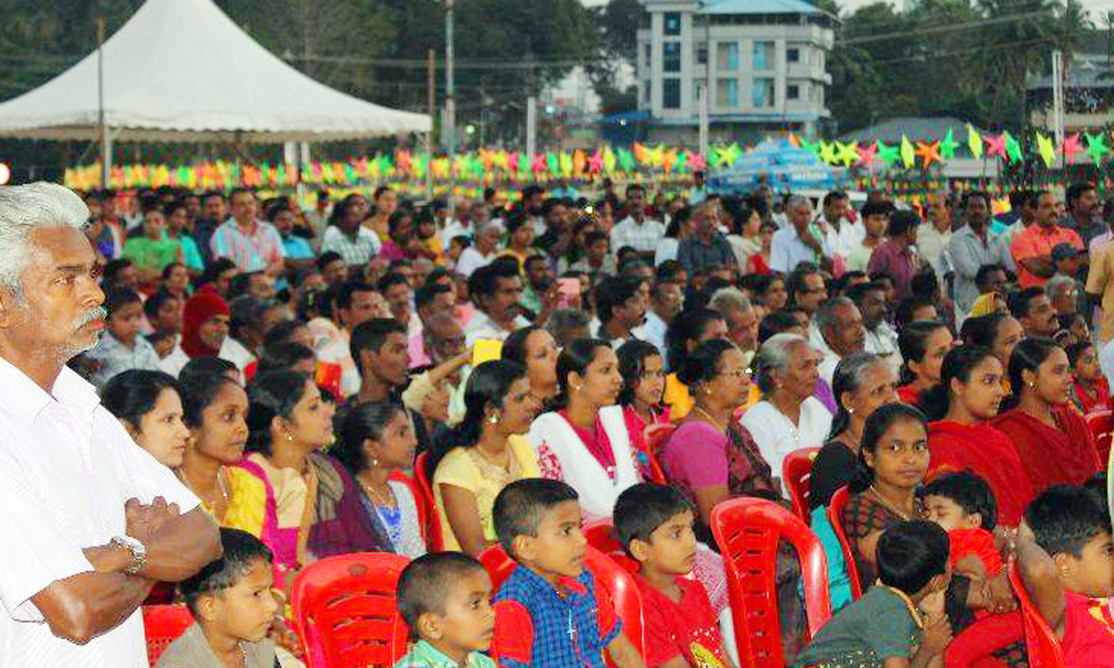 NAKSHATHRA THADAKAM - MALAYATTOOR CARNIVAL STARTED NOW LARGE CROWD OF ...