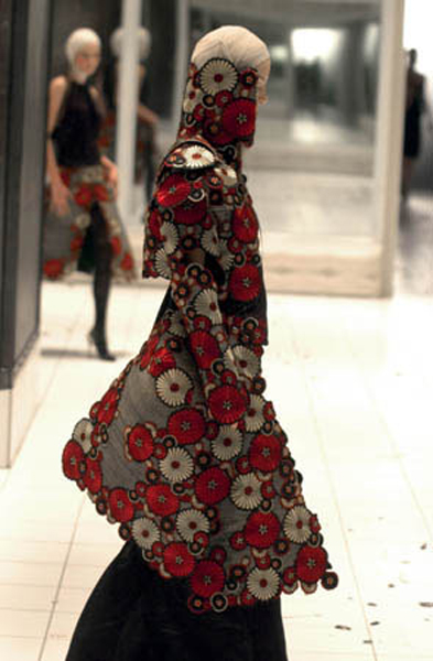 Ma Cherie, Dior: Voss, Alexander McQueen, Spring 2001