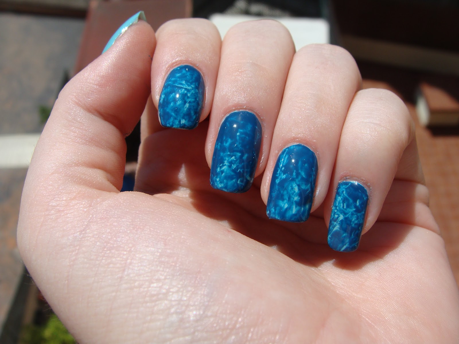 Criminal Nails: Swimming pool nails - Saran Wrap manicure