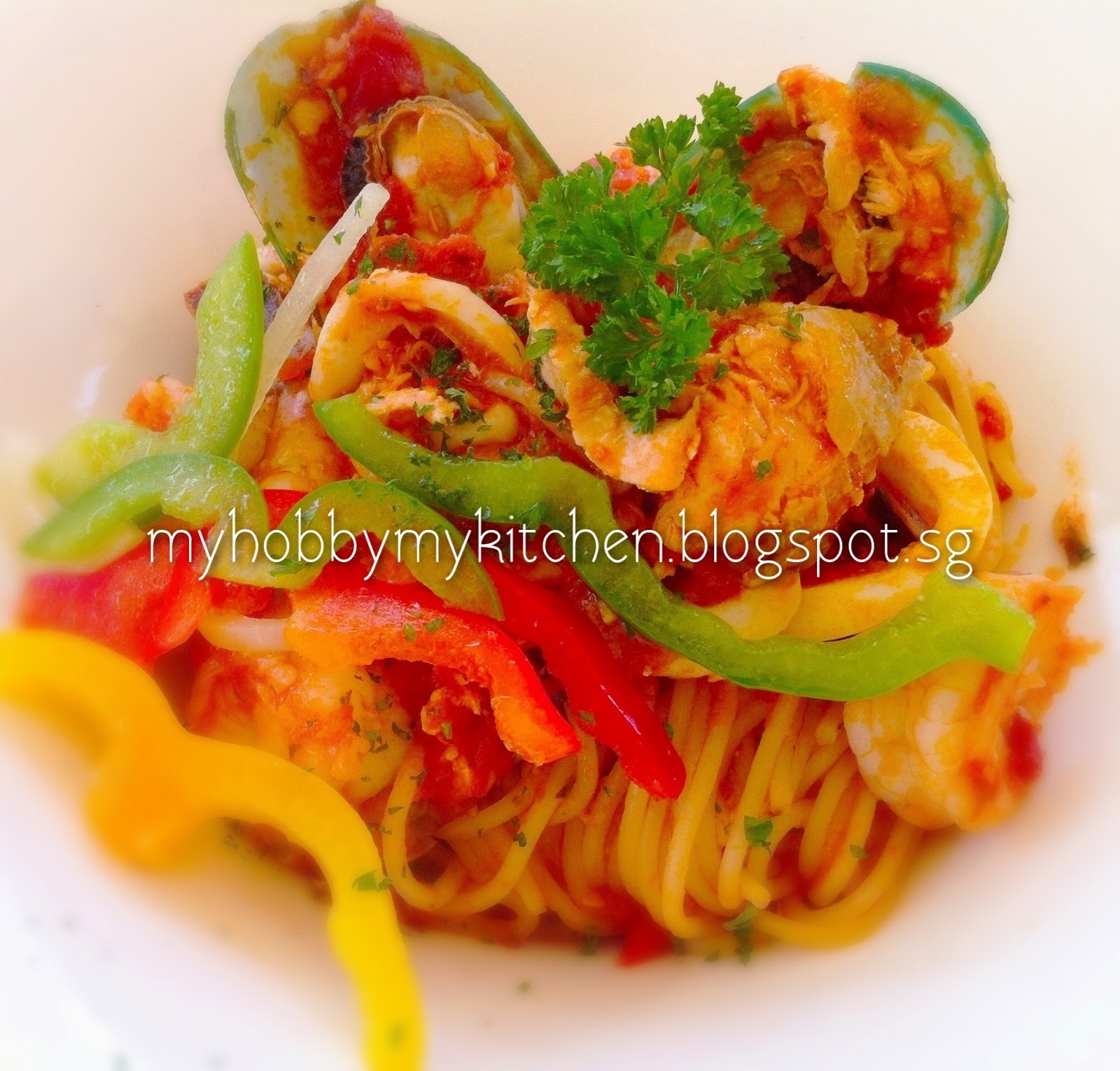 myhobbymykitchen: Raffles Marina - Laksa, Seafood Marinara Spaghetti ...