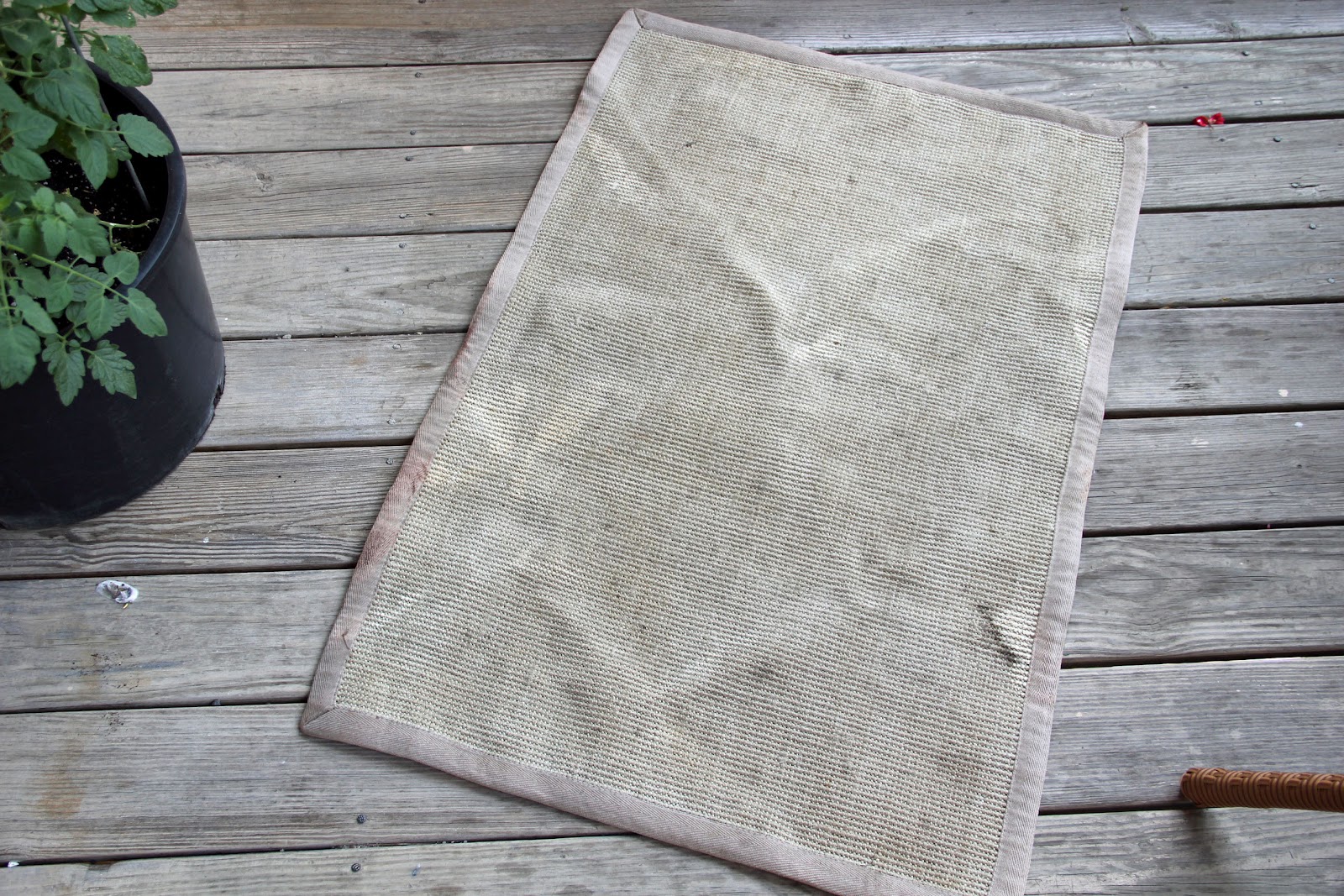 Mr. and Mrs. Pear: Ugly Rug Makeover