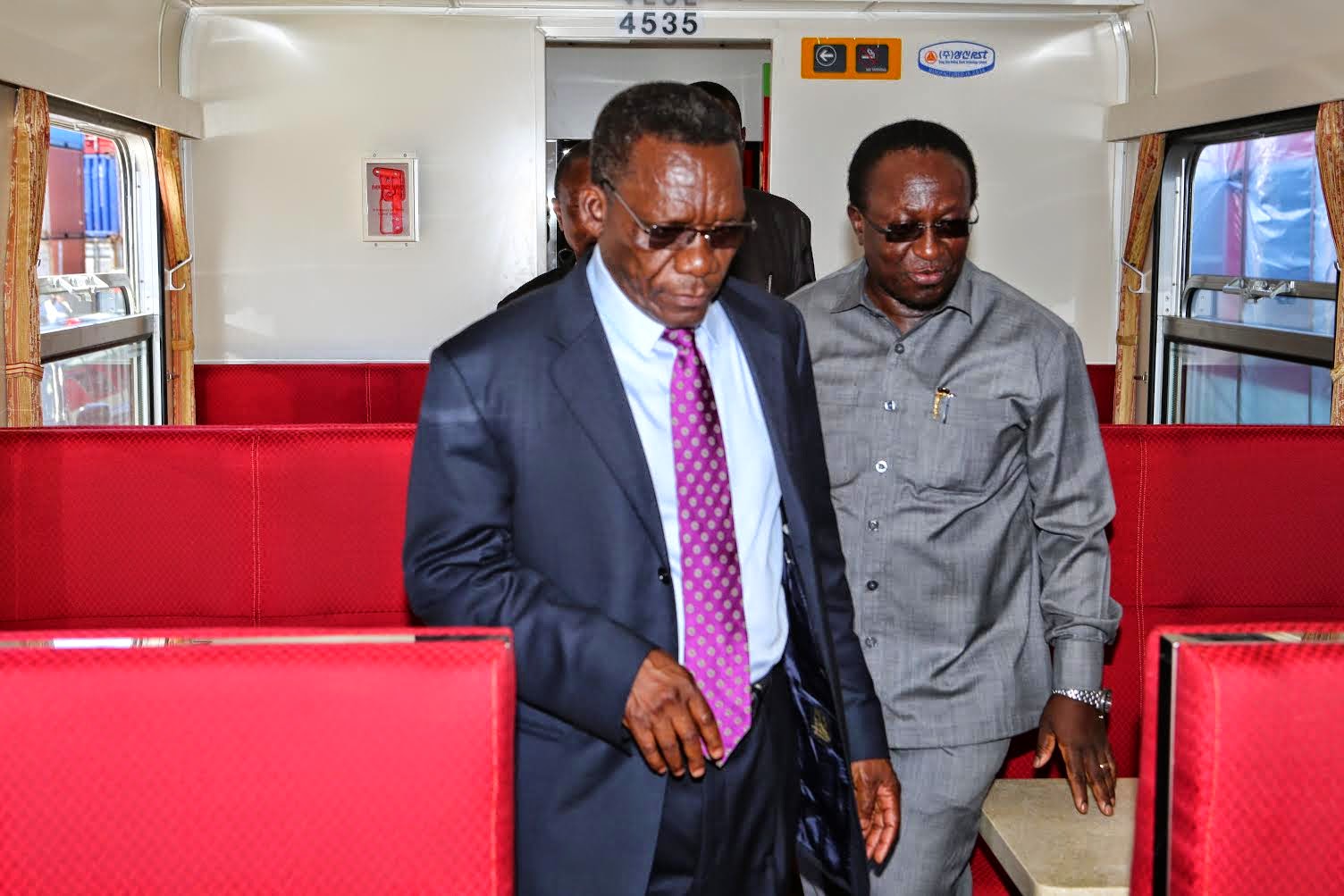 MATUKIO @ MICHUZI BLOG: WAZIRI MKUU AKAGUA MABEHEWA MABEHEWA MAPYA YA ...