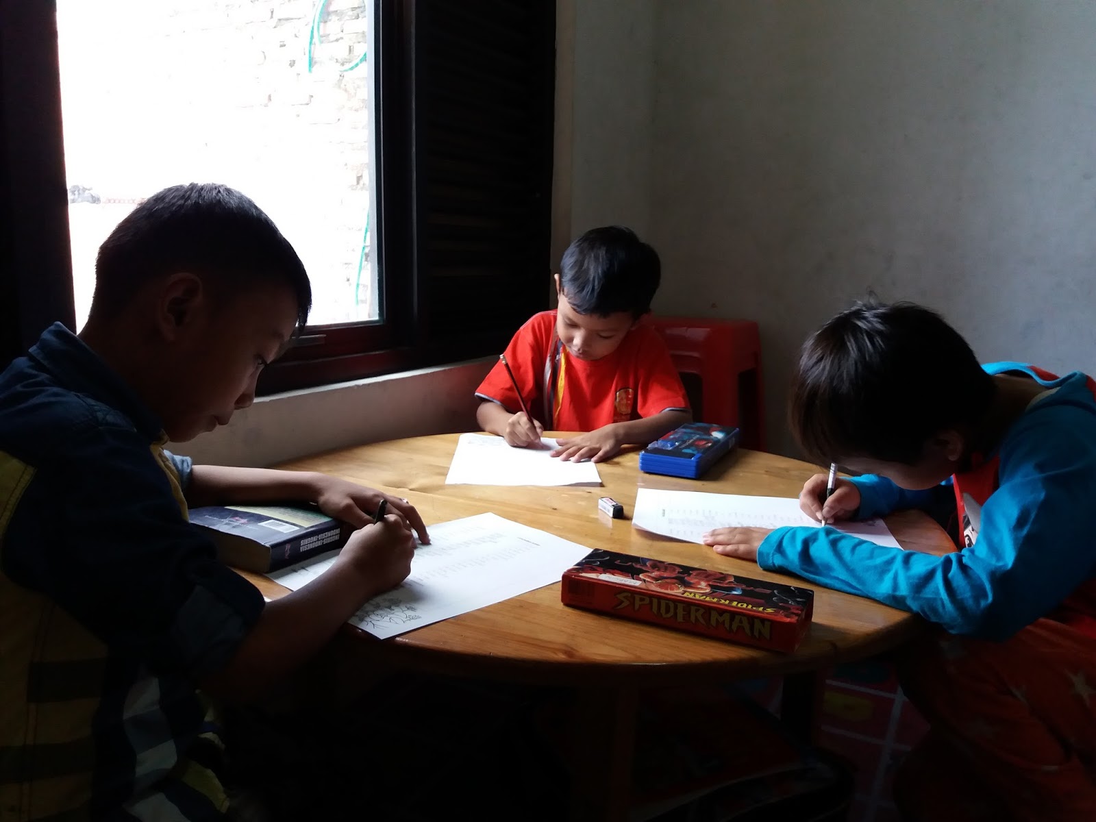 RUMAH BELAJAR KERTAS: Belajar Sambil Bermain