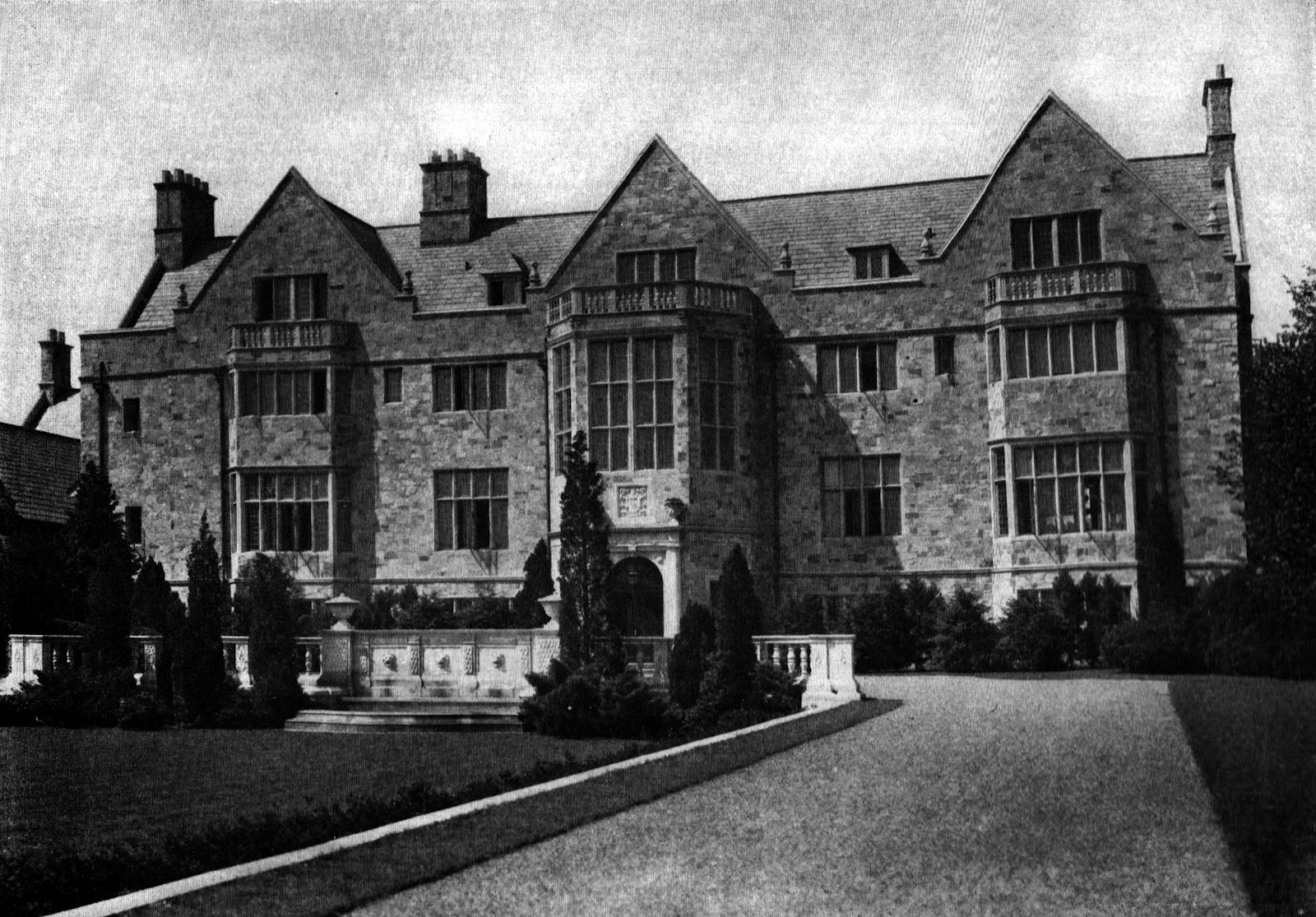 Half Pudding Half Sauce: THE BEST HOUSE OF THE YEAR - "KILLENWORTH"