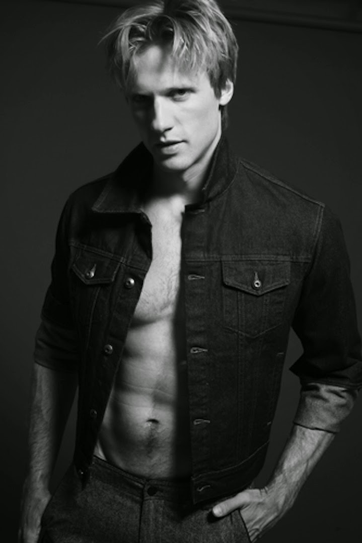 my new plaid pants: Gratuitous Teddy Sears