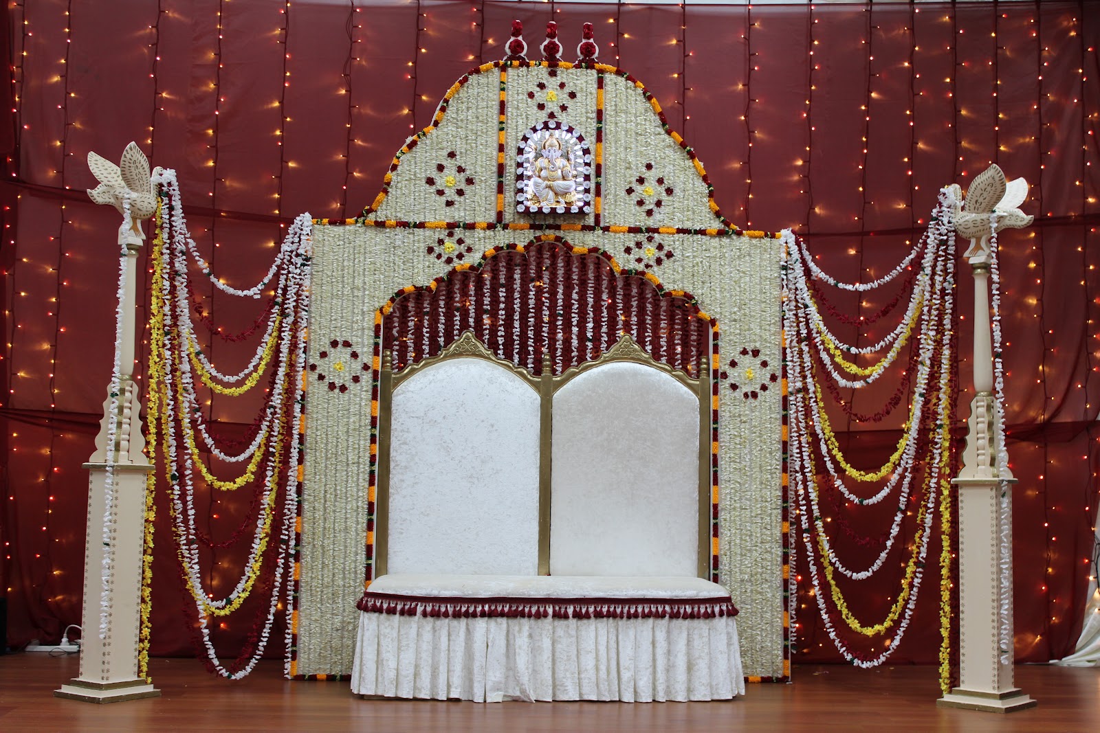 Moorthy Muthup Panthal Wedding service: POO MANAVARAI ,MANDAAPS