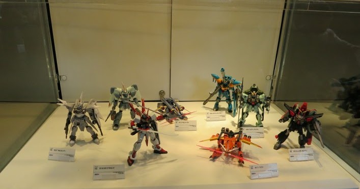 Huge RG box on display at JR Osaka Station image gallery part 1 ...