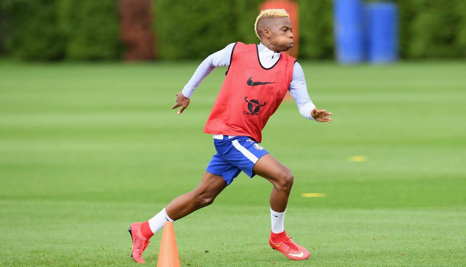 Chelsea Striker Charly Musonda Shows Off Two Extraordinary Nike ...