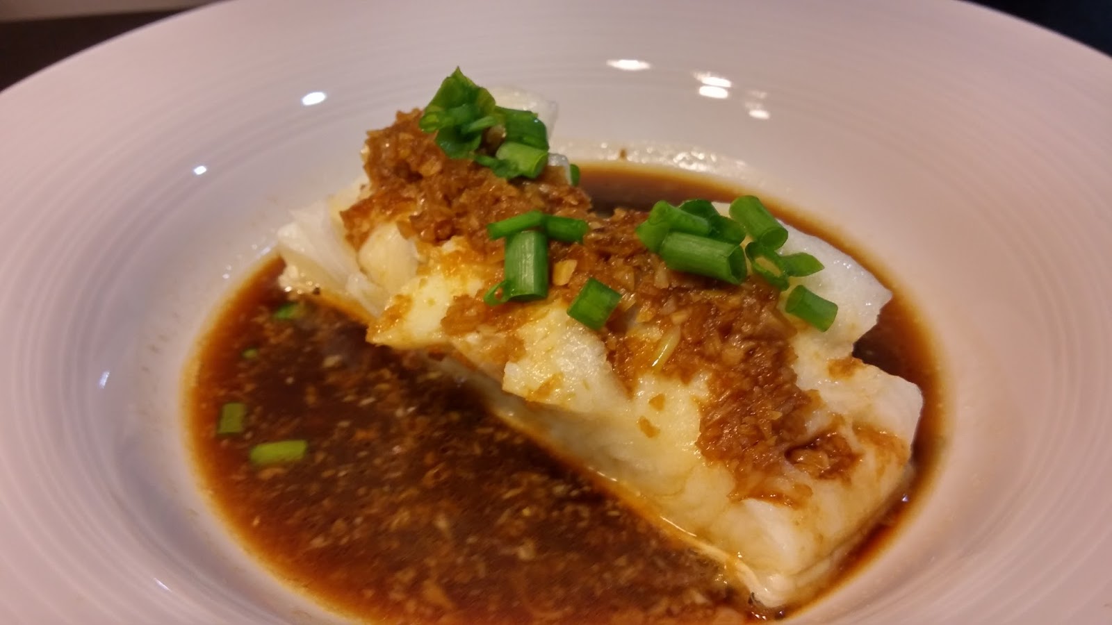 Food experiments @ my tiny kitchen~: Steamed cod with garlic sauce