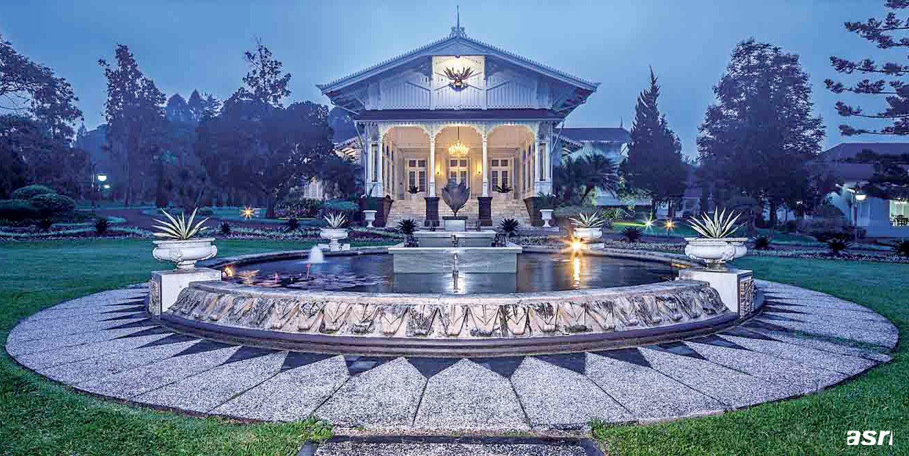 Wisata Ke Istana Cipanas
