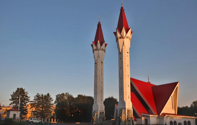 Lala Tulpan Mosque De Rusia | De Aventuras Book