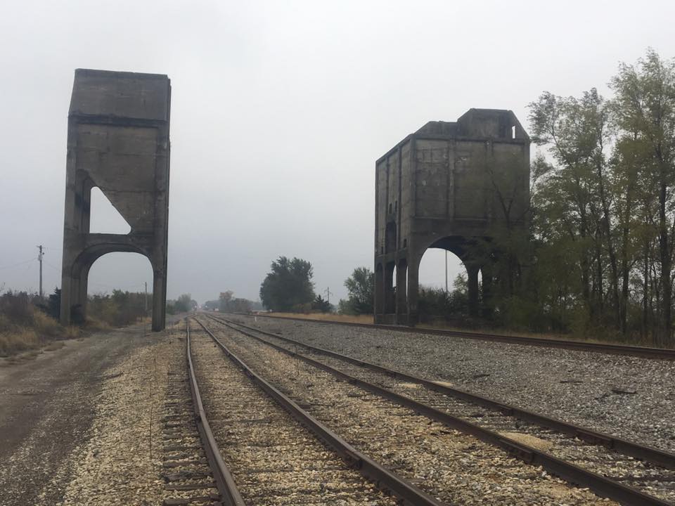 Towns and Nature: Gilman, IL: Coaling Tower