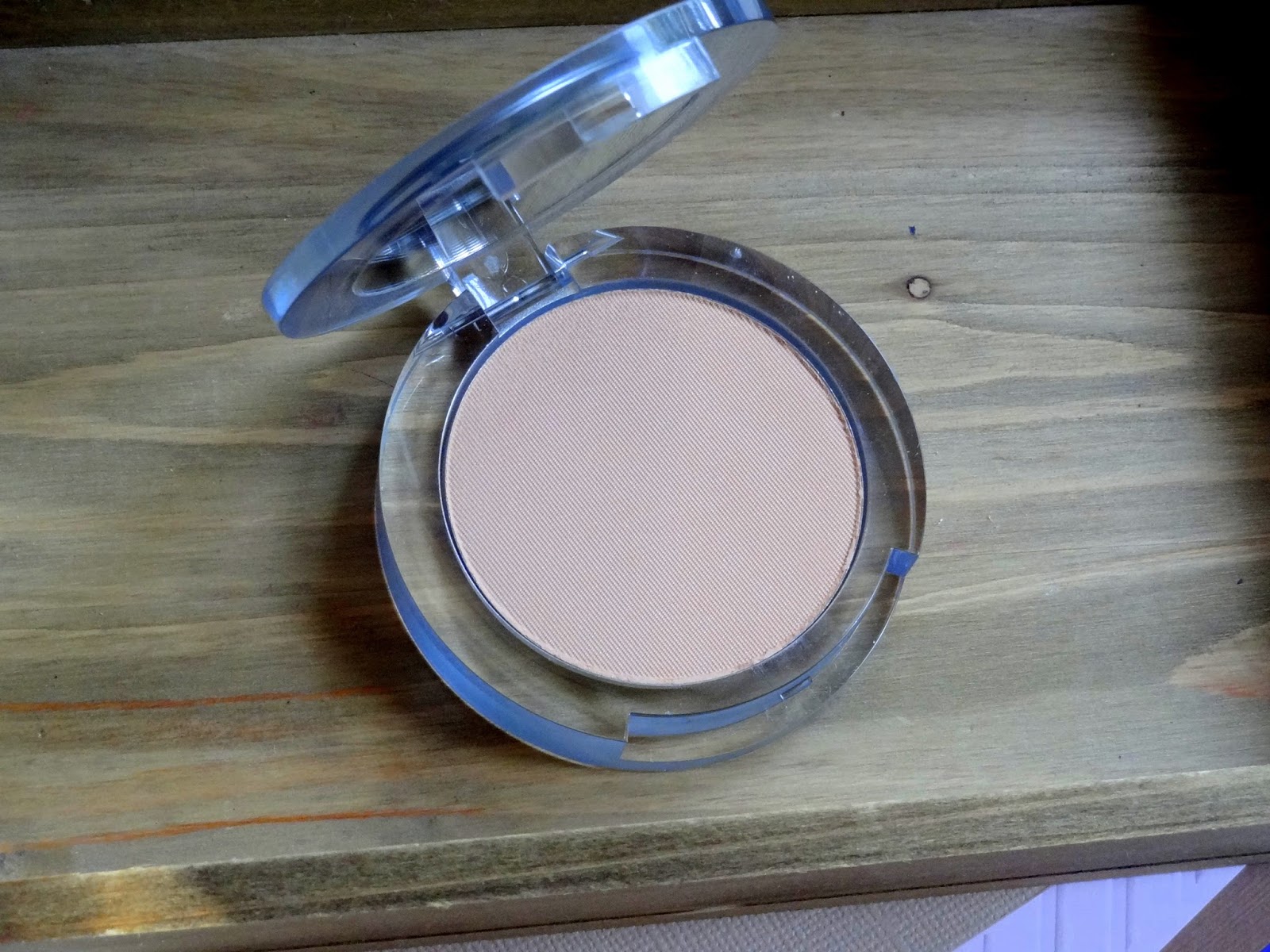 Makeup, Beauty and More: Pur 4-in-1 Pressed Mineral Powder Foundation ...