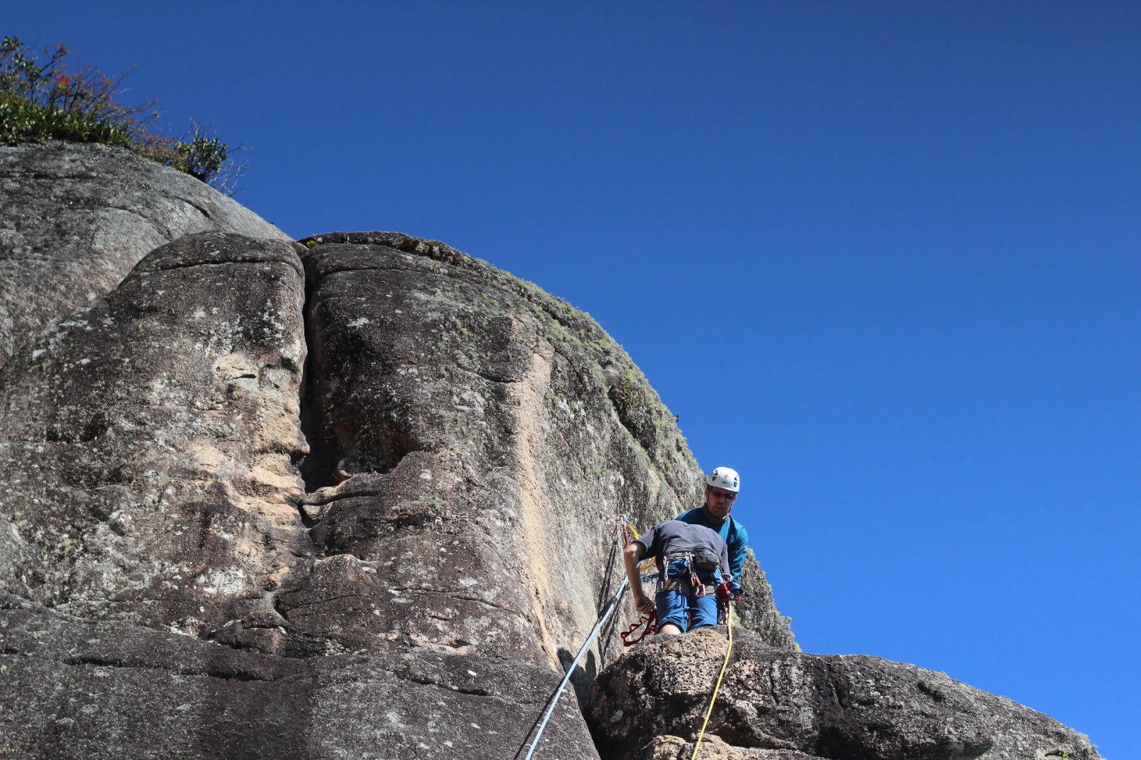 Trilhas e Viagens: Morro do Anhangava
