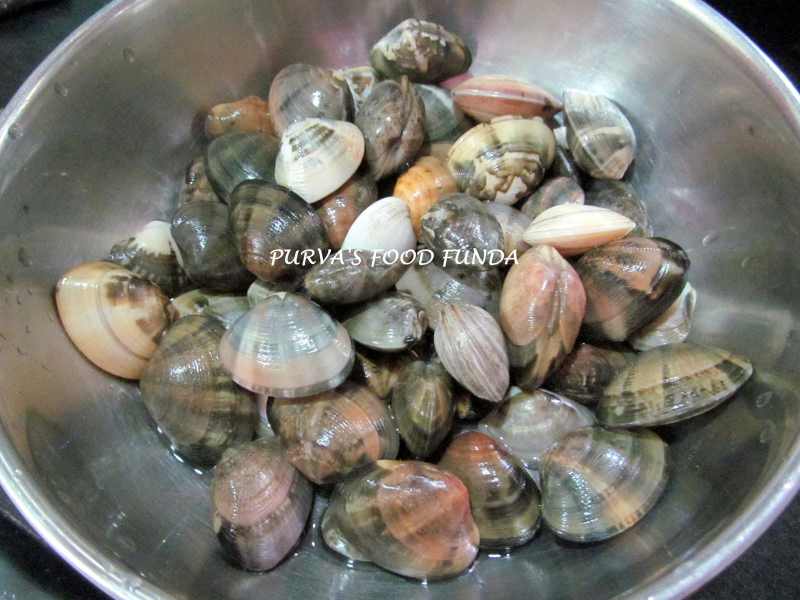 Food Funda: Shivalya/ Tisarya Lipati (Clams Curry)