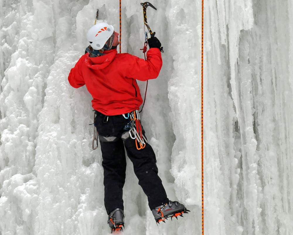 Toronto Grand Prix Tourist - A Toronto Blog: Ontario Ice Climbing - A ...