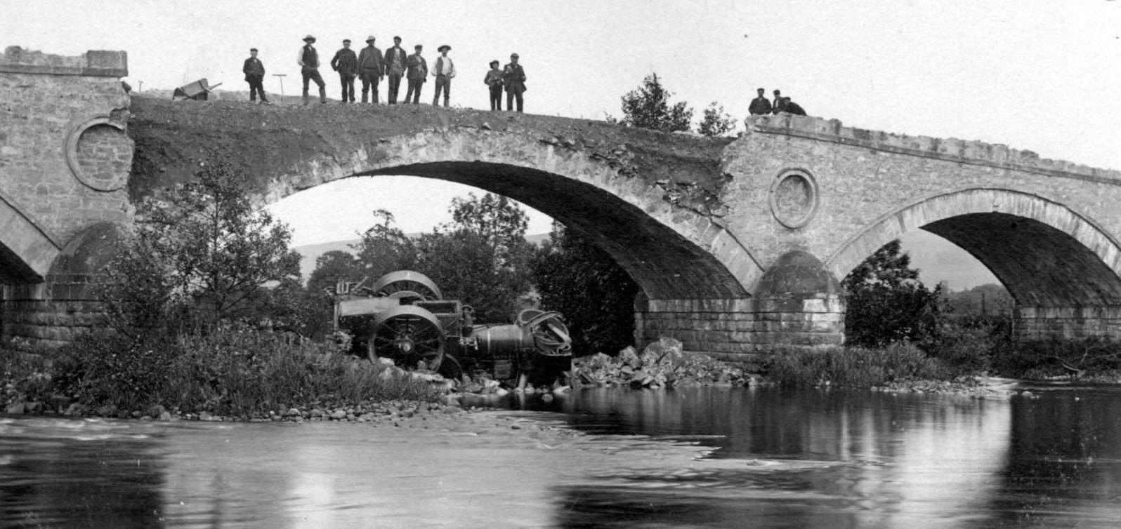 Tour Scotland: Old Photograph Steam Roller Accident At Finavon Bridge ...