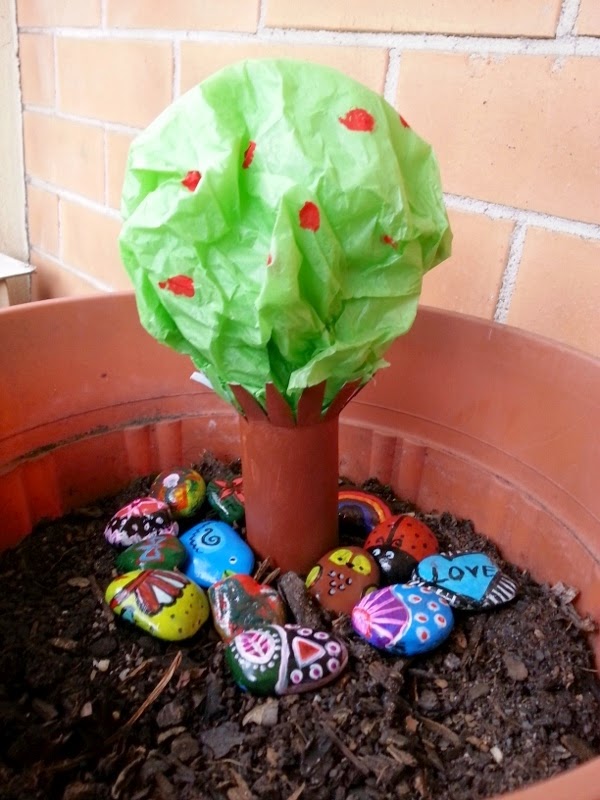 Life's little treasures: Kids craft - Paper roll and gift wrap paper ...