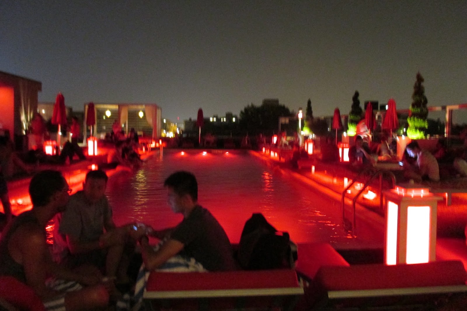 Vicky's Modeblogg: Vida Penthouse Pool Rooftop