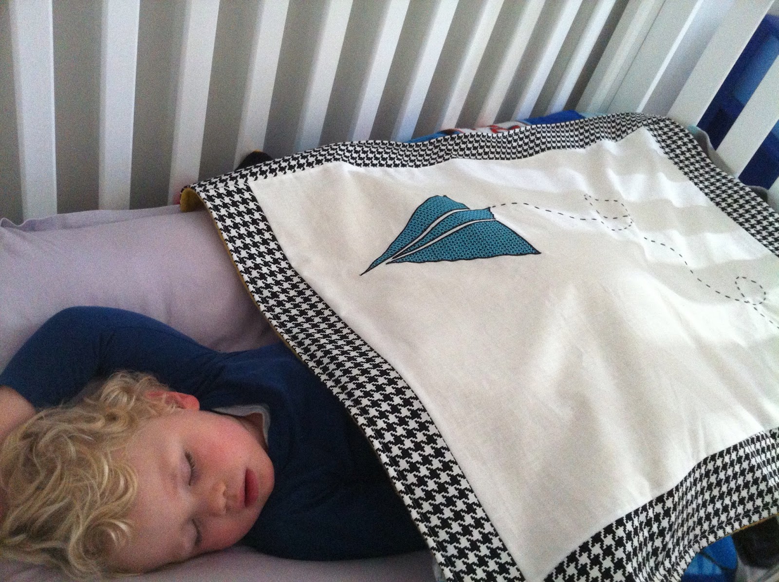 pritty tings: Paper plane blankets