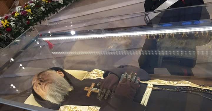 Corpo de São Padre Pio em Roma ~ Padre Pio Blog