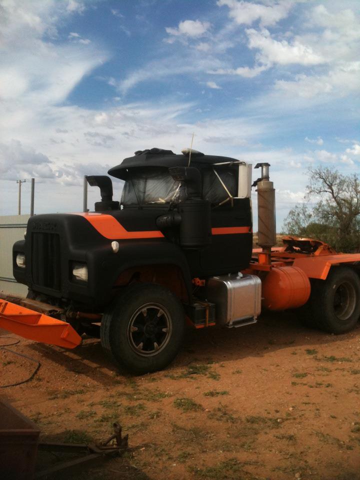 SERIZ: MAD MAX - CAR REPLICAS 6 - LE CAMION MACK