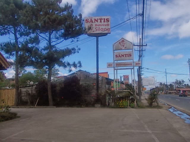 Lifestyle at 50's: Santis Deli-Cafe at Silang Cavite