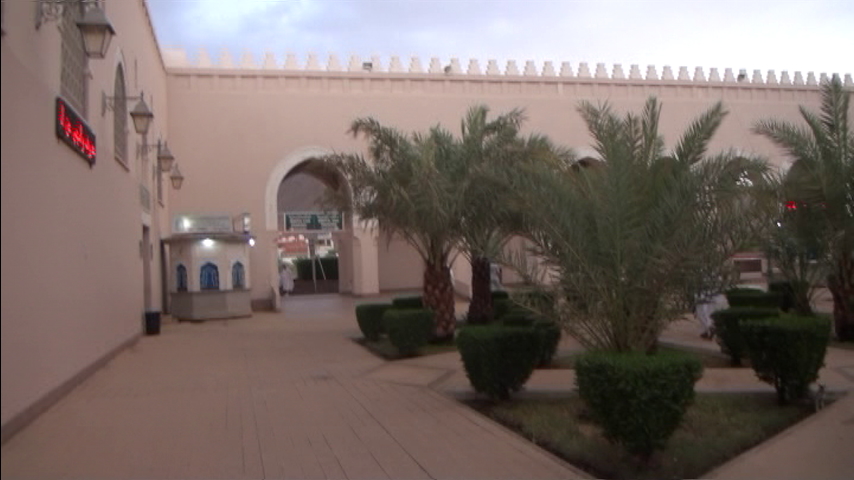 MASJID BIR ALI ATAU MASJID DZULHULAIFAH TEMPAT MIQAT ~ HAJI DAN UMRAH