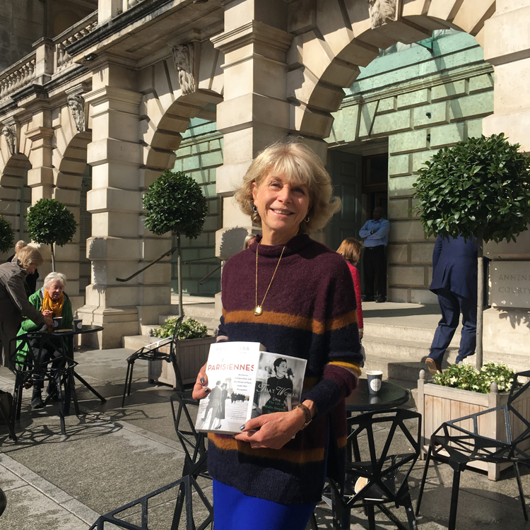 Leamos Autoras: Anne Sebba / Cultura del Vestir