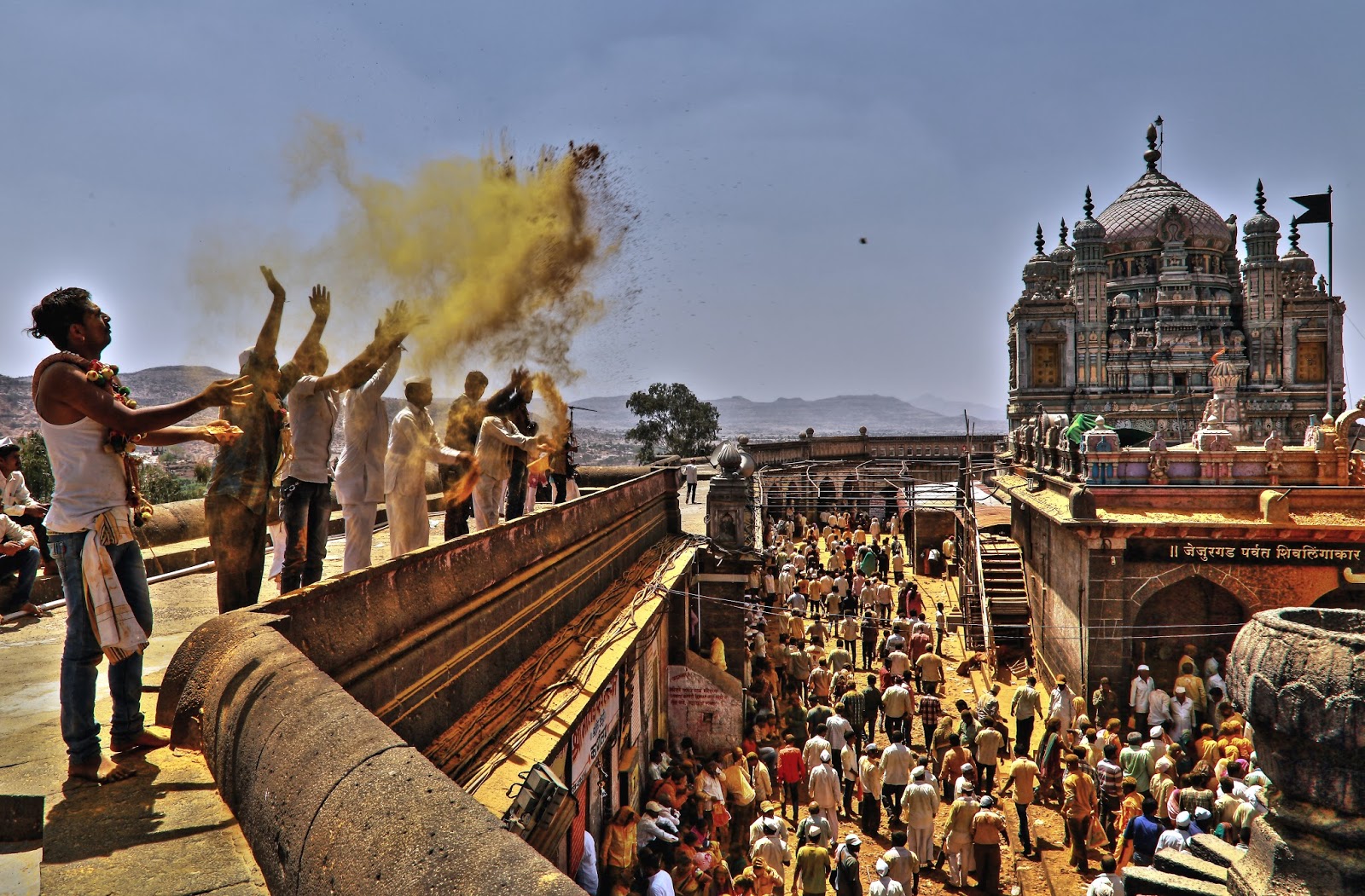 Wanderlust - My Travel Journals: Photo Trip to Jejuri Bhandara Festival ...