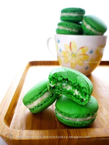 Citra's Home Diary: Pandan Macarons with Coconut Cream filling #stepbystep