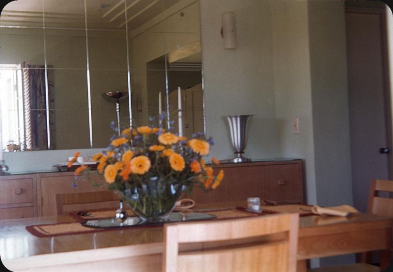 12 Cool Pics That Show Interior of a Florida Streamline Moderne House ...