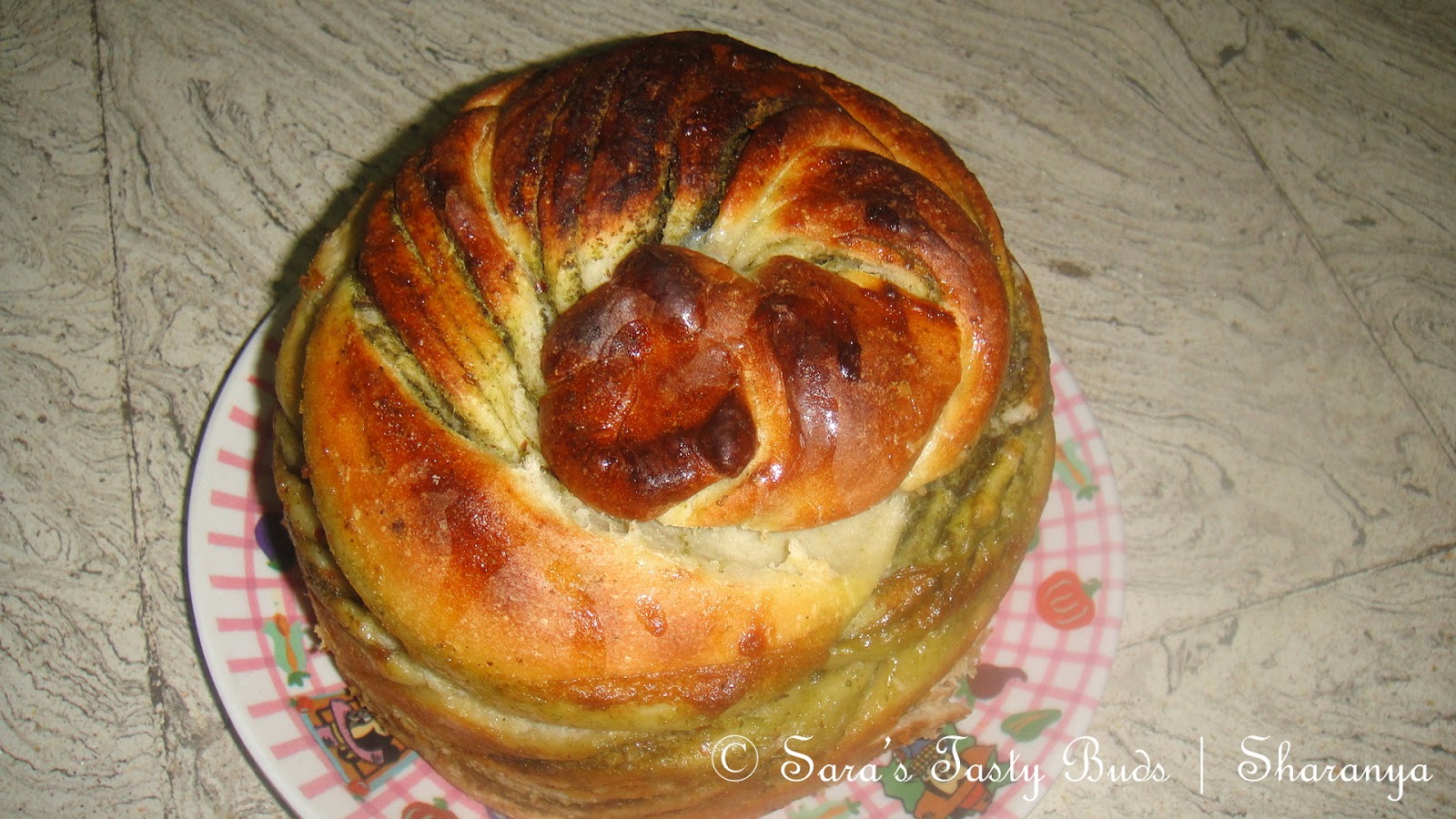SARA'S TASTY BUDS: Russian Braided Bread / Rosette Bread