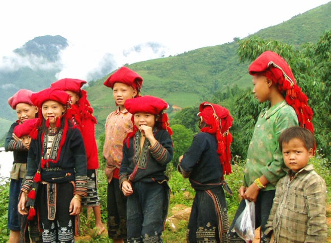 Trekking to Red Dao and Hmong village , home stay ~ Easy Trekking Sapa ...
