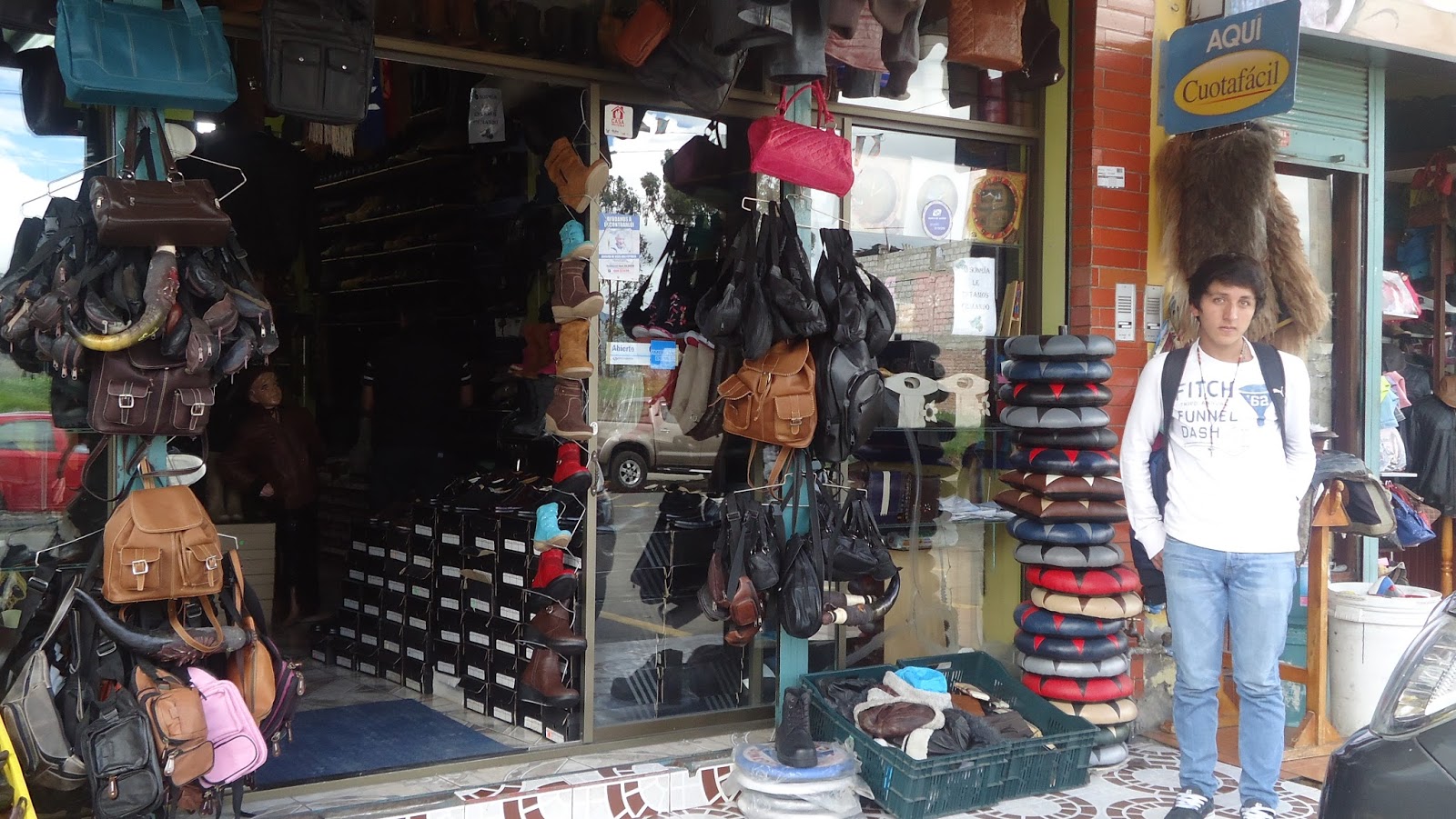 Quisapincha: Artesanías en Cuero