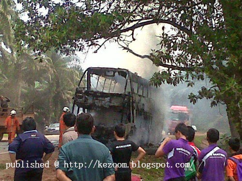 Bas Ekspress 2 Tingkat Transnasional Hangus Terbakar - Berita Terkini