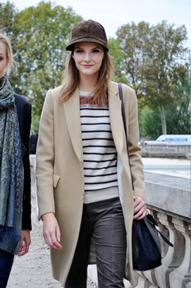 fashion tide: Paris Fashion Week street chic person silhouette.