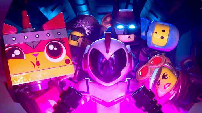 SNEAK PEEK : "The Lego Movie 2" - They Come In Pieces
