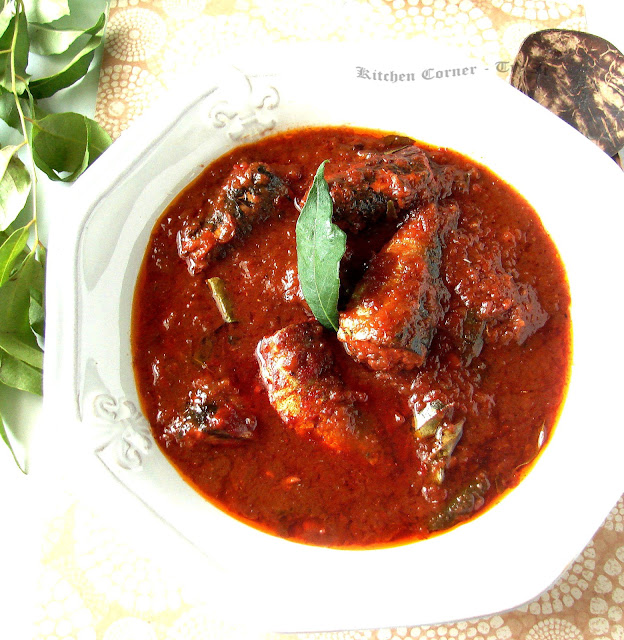 Mathi Puliyum Mulakum/Sardine Fish Curry