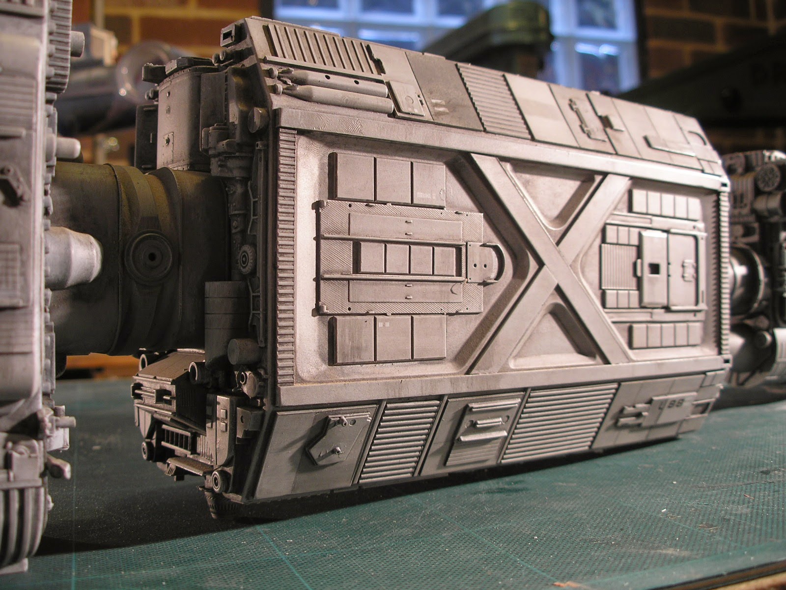 RC Sci Fi: Old Spaceship model Part3 (Sony Spaceship)