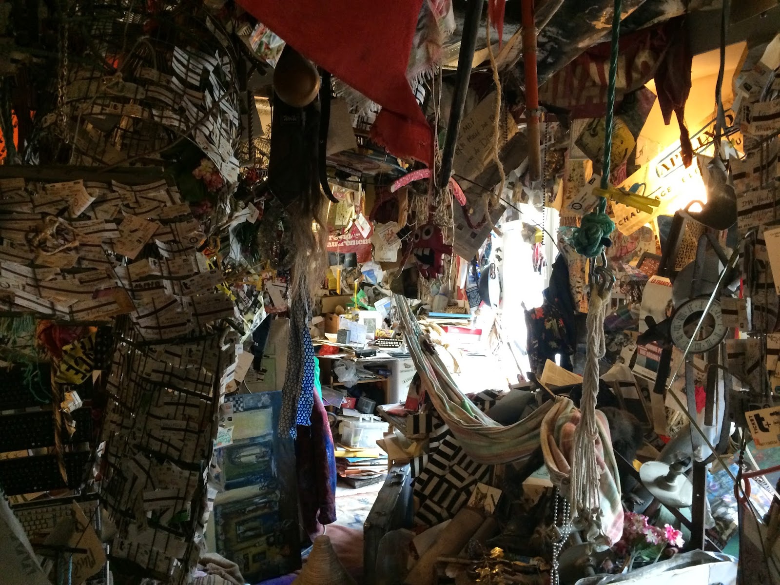 THE PARIS PIPELINE: 59 Rivoli - An artist collective in a legalised ...