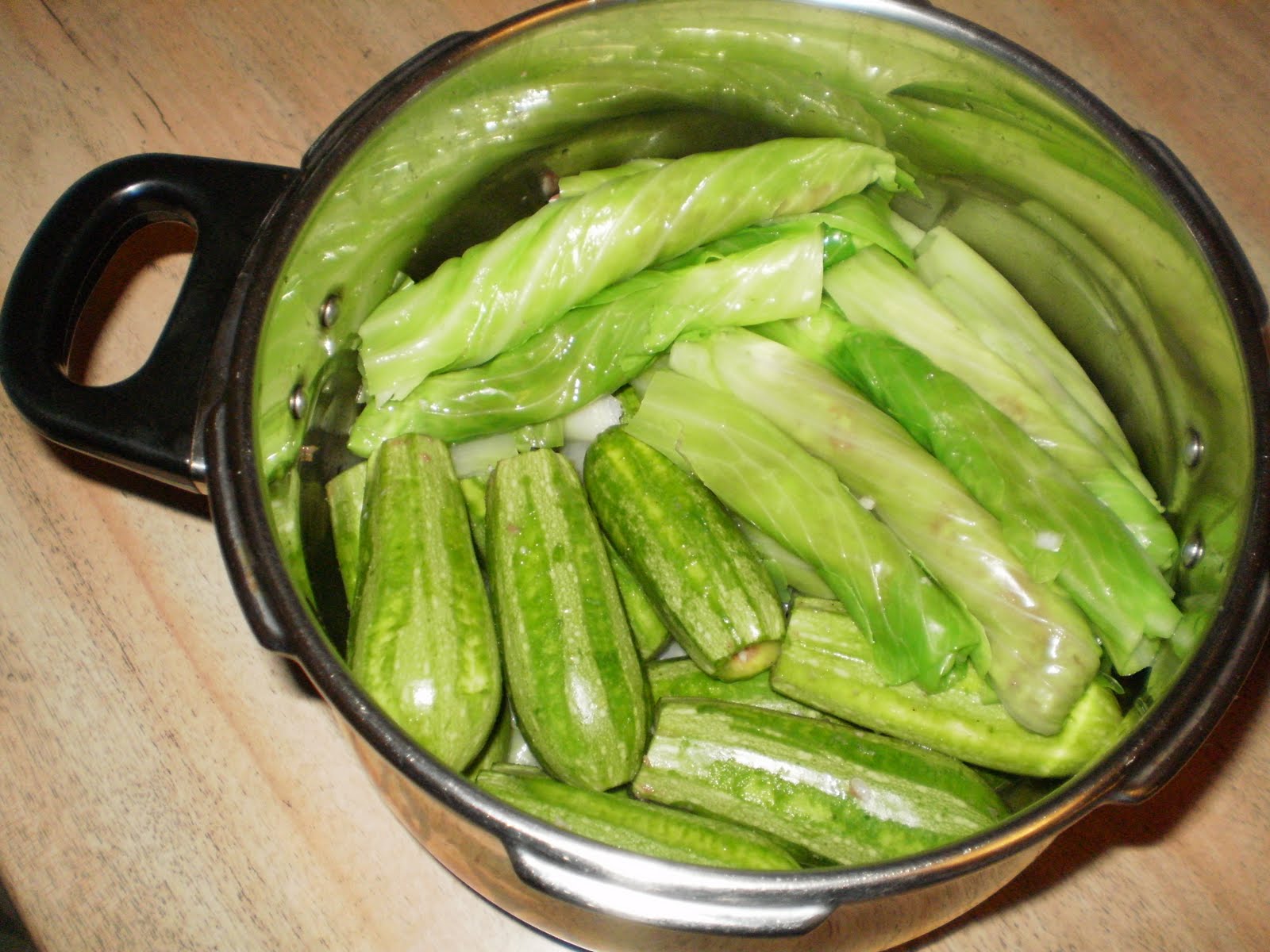 Lebanese Recipes: Stuffed Cabbage - Malfoof Mahshi