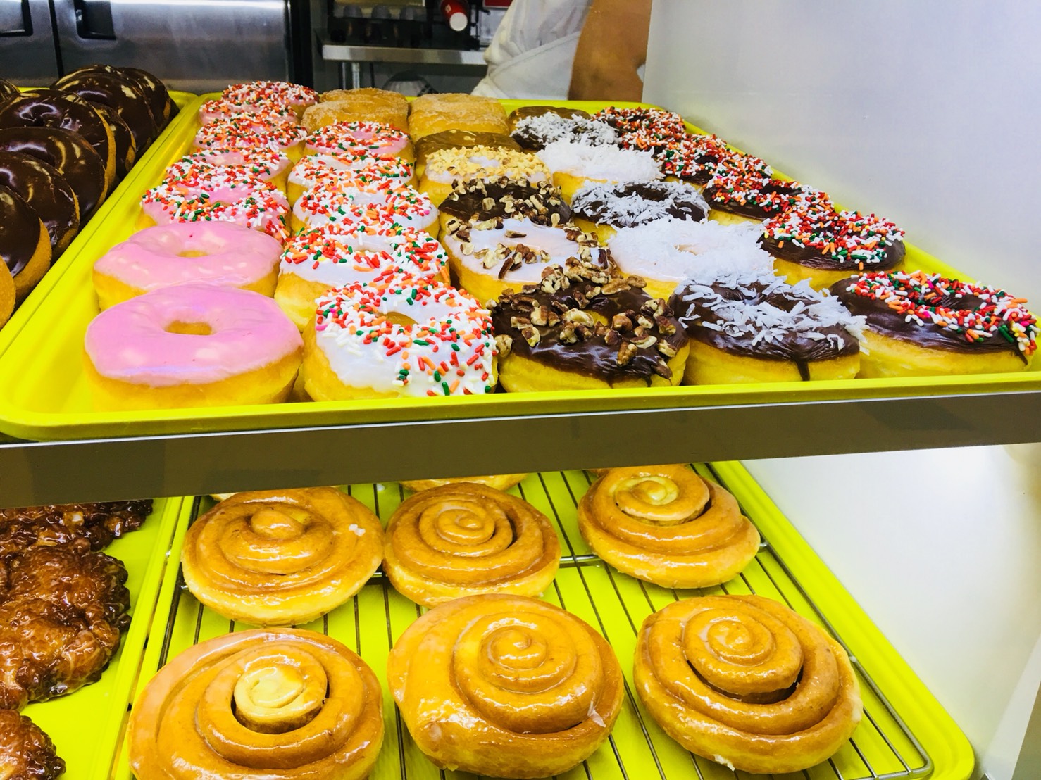 GOOD SERVICE SUITABLE PRICE NICE DOUGHNUTS - SWEET GLAZED DONUT