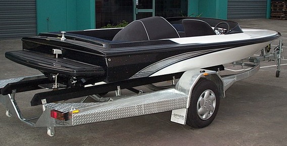 AUSSIE SKIBOATS: random; SKILINE PRO MAXI