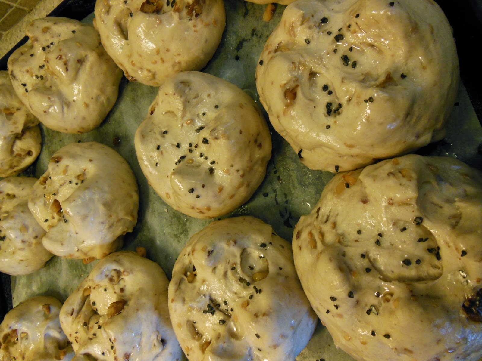 Avanti Cafe Musings: Kamut Date & Walnut Bread & Rolls