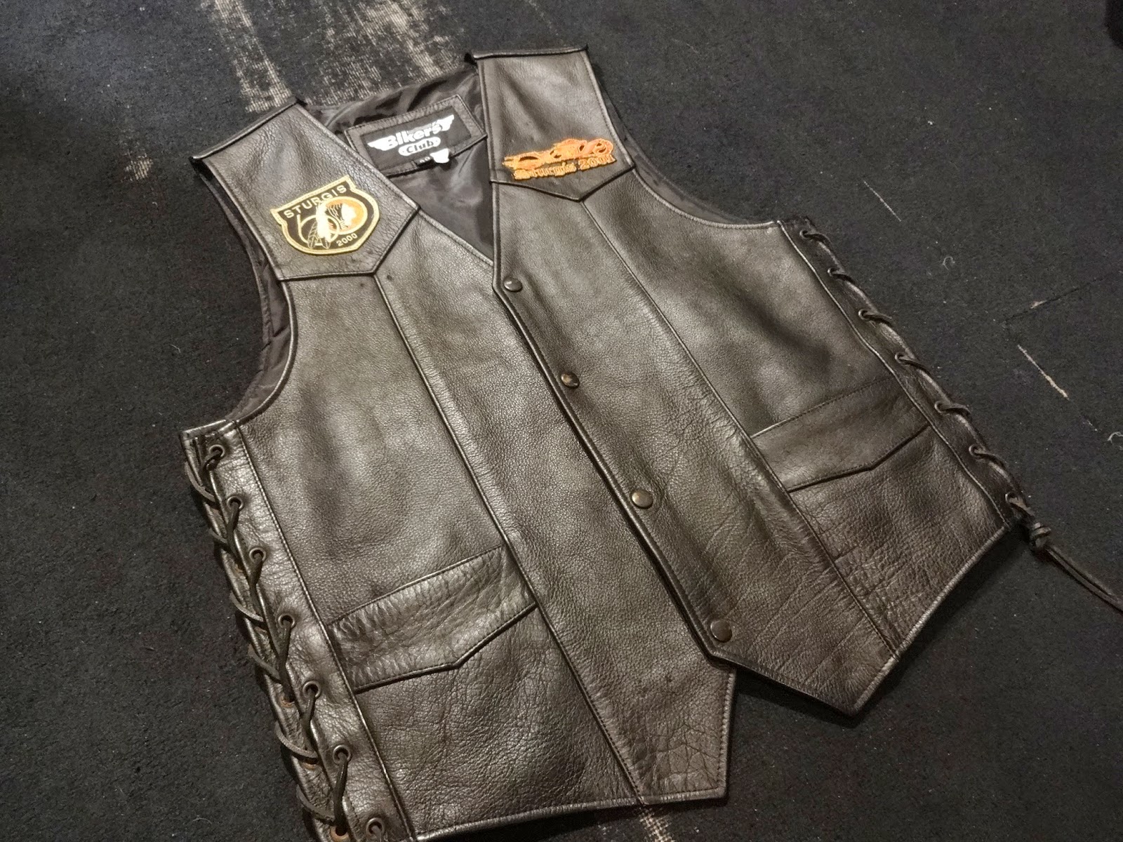 KINGS 4%MC: MOTORCYCLE VEST!!!!!!!!