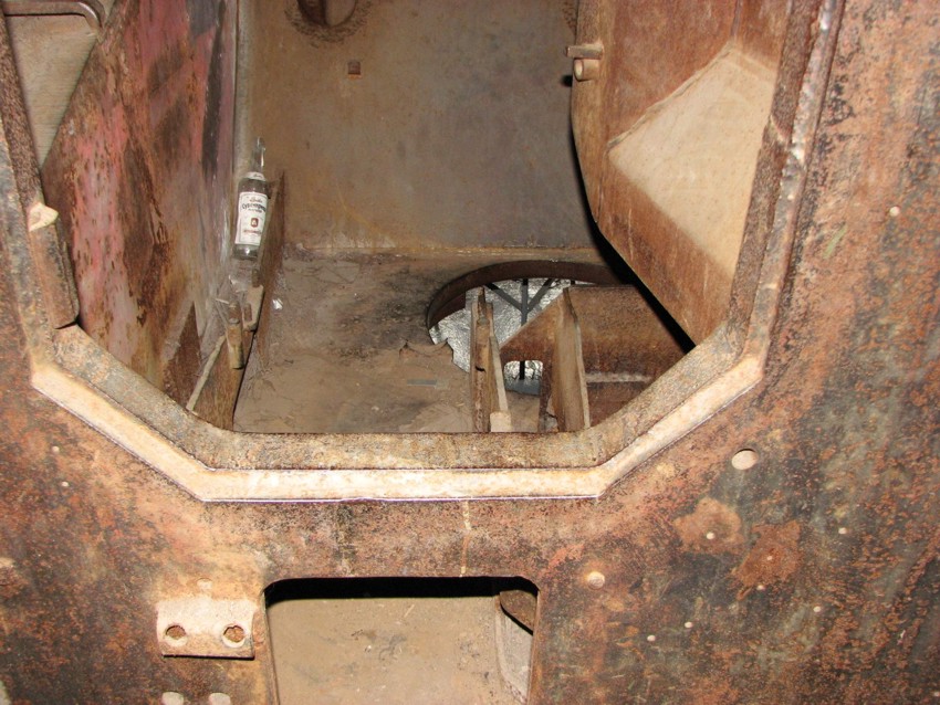 Tank Archives: Inside the Maus