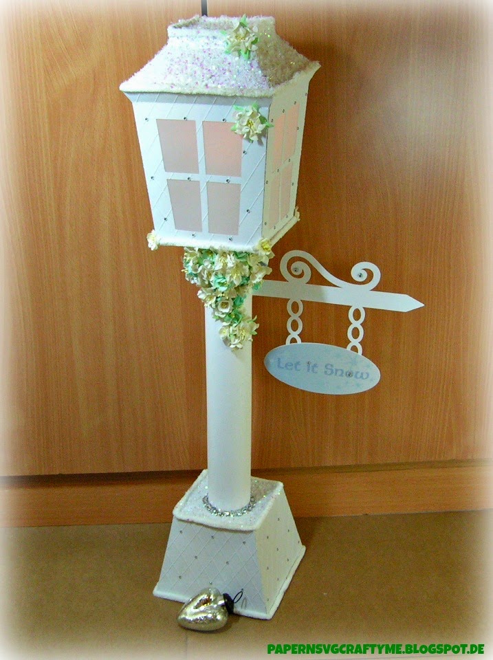 PAPER N SVG CRAFTY ME: MY BIG FROZEN CHRISTMAS LAMP POST