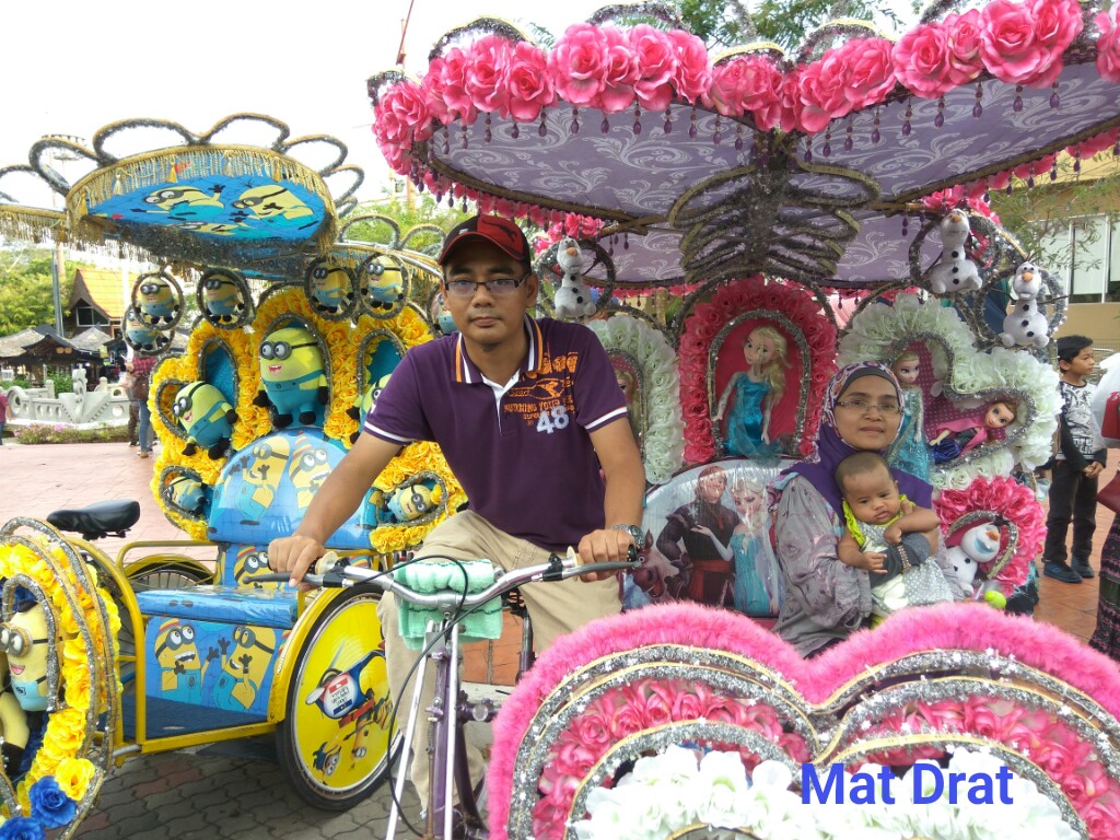 MAT DRAT: Bercuti ke Melaka : Dataran Pahlawan